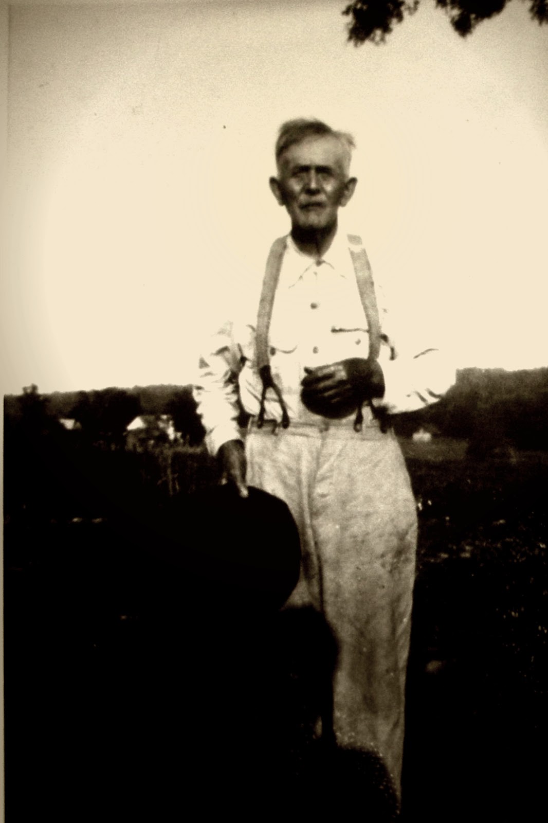 Sometimes My Tree: Richard McEntire, Elzey Powell, Laura Jane Lovelace