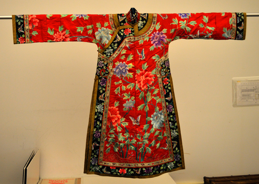 Benton County Museums: Chinese Robe: Around The World From 80 Countries