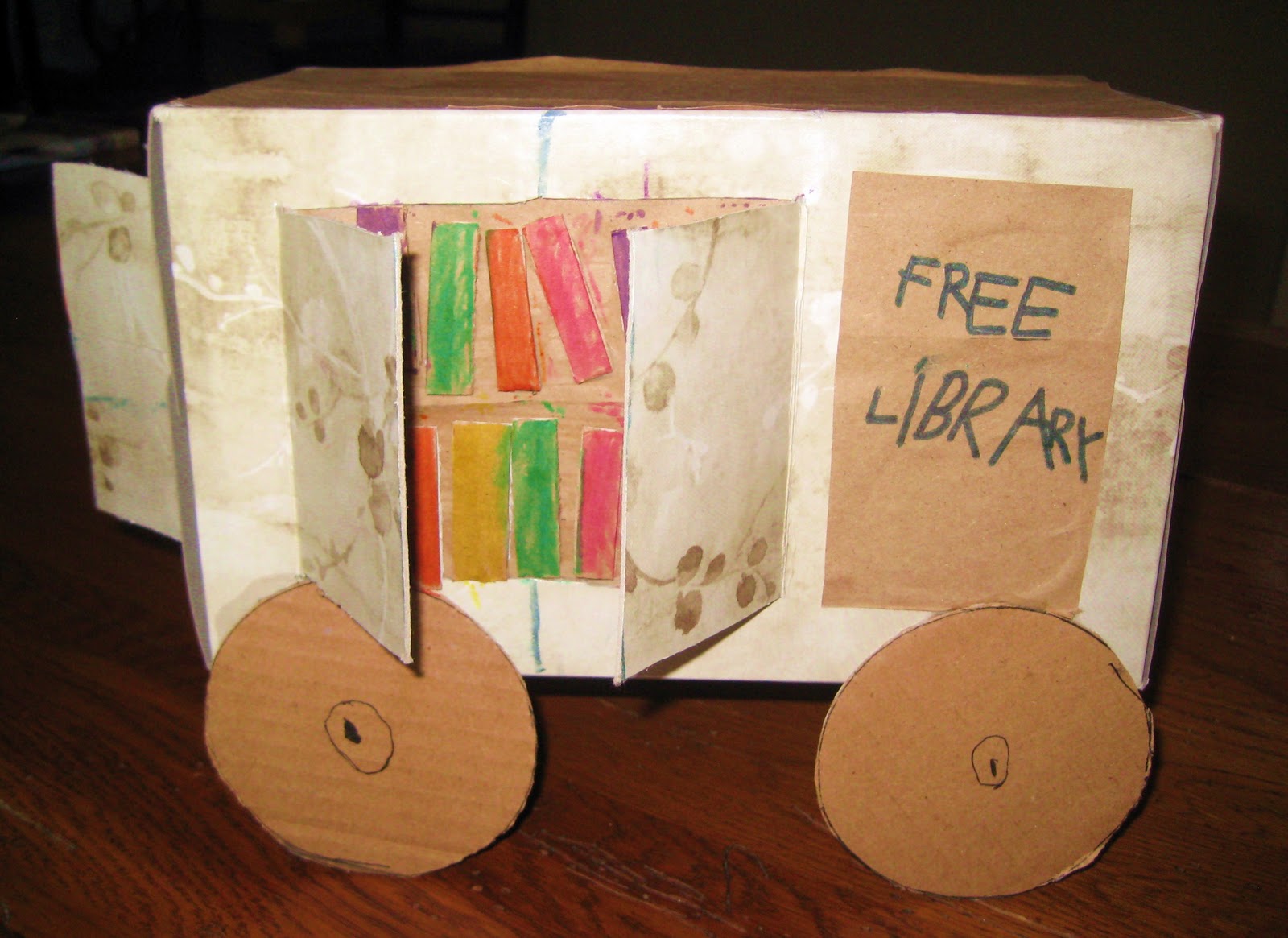 4 Crazy Kings: Book Inspired Crafts