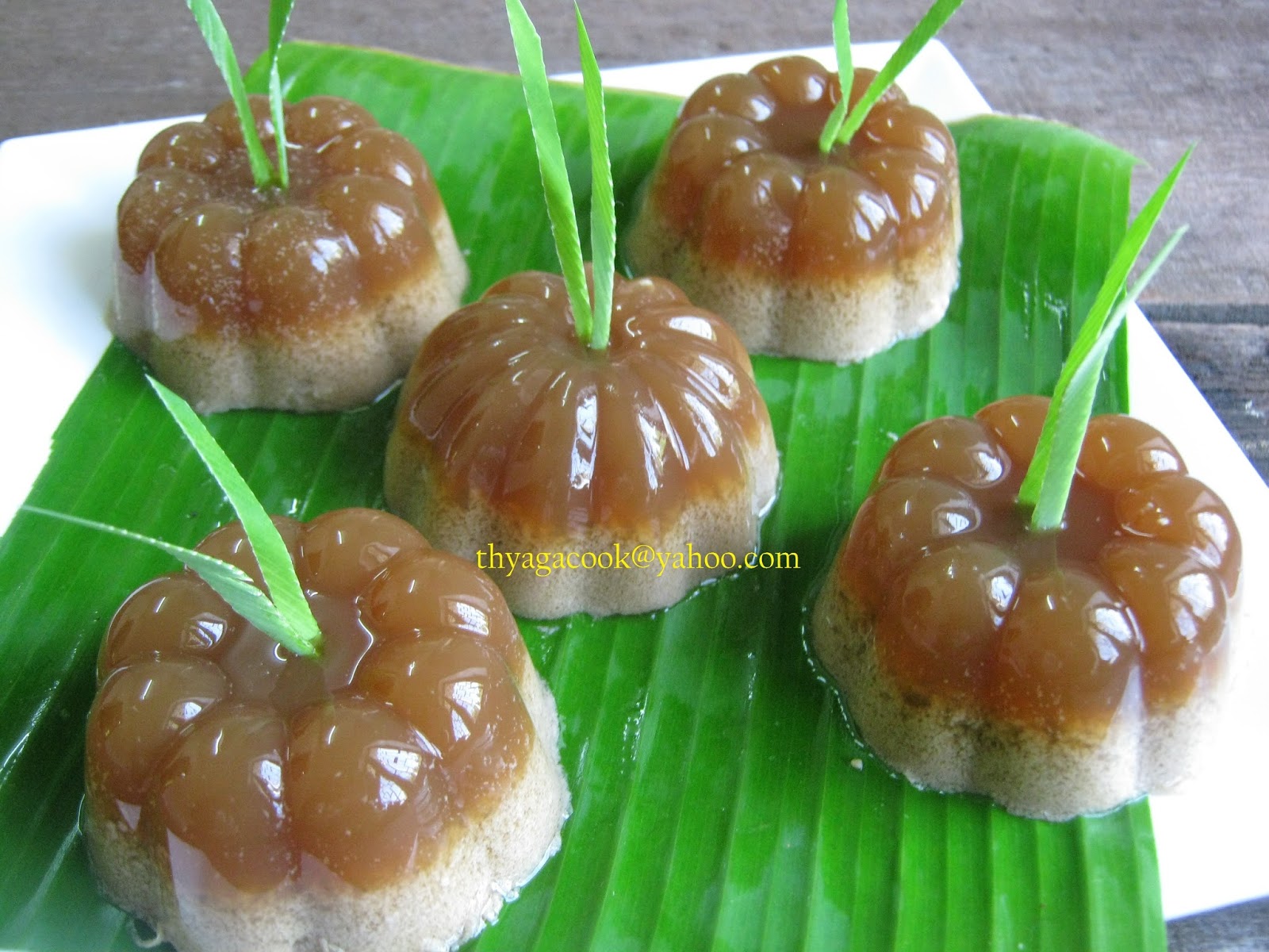 KARI LEAFS ... Malaysian flavour's: BROWN SUGAR JELLY WITH COCONUT MILK