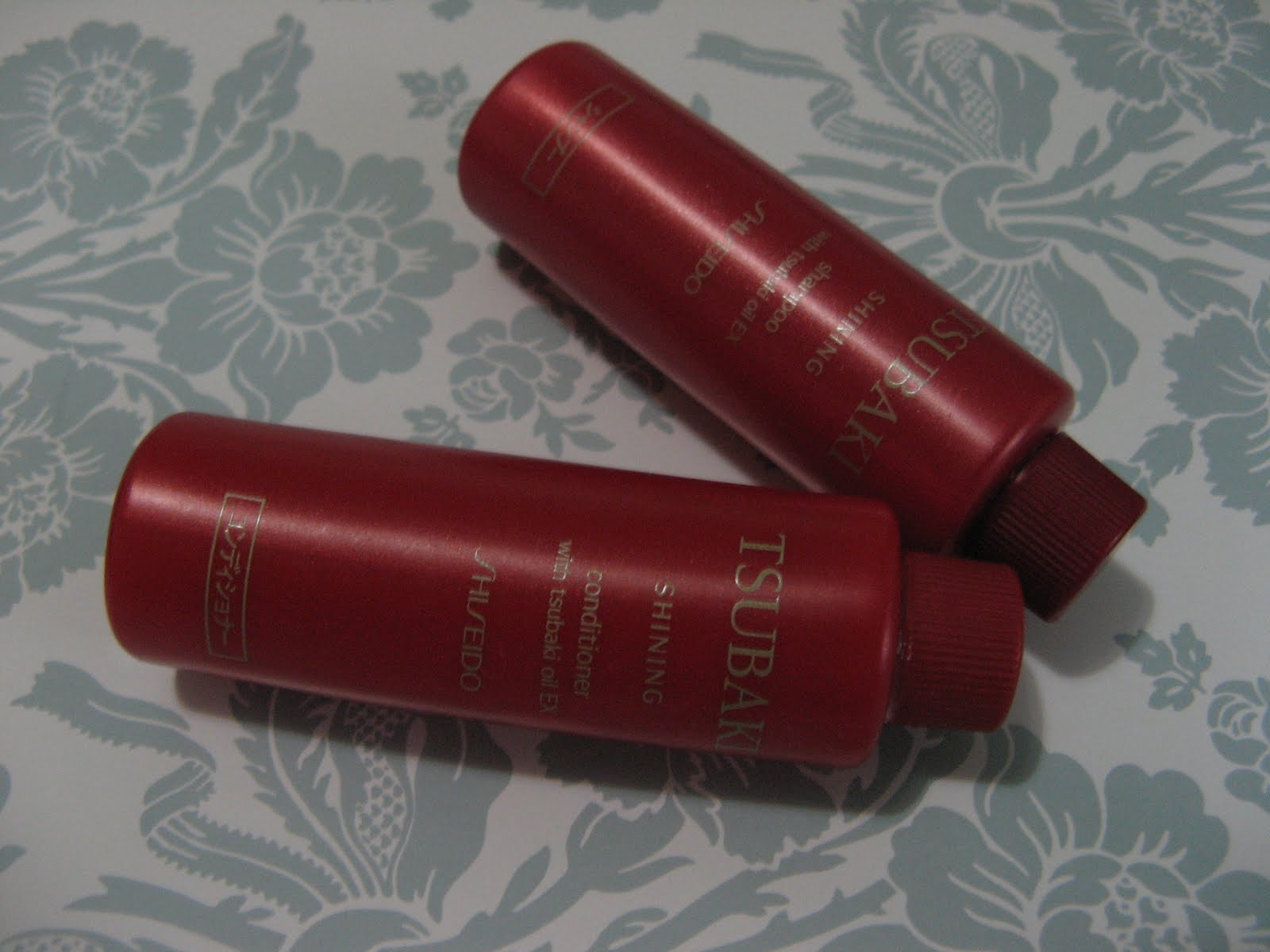 Review : Shiseido Tsubaki Shining Shampoo and Conditioner - Review Galore