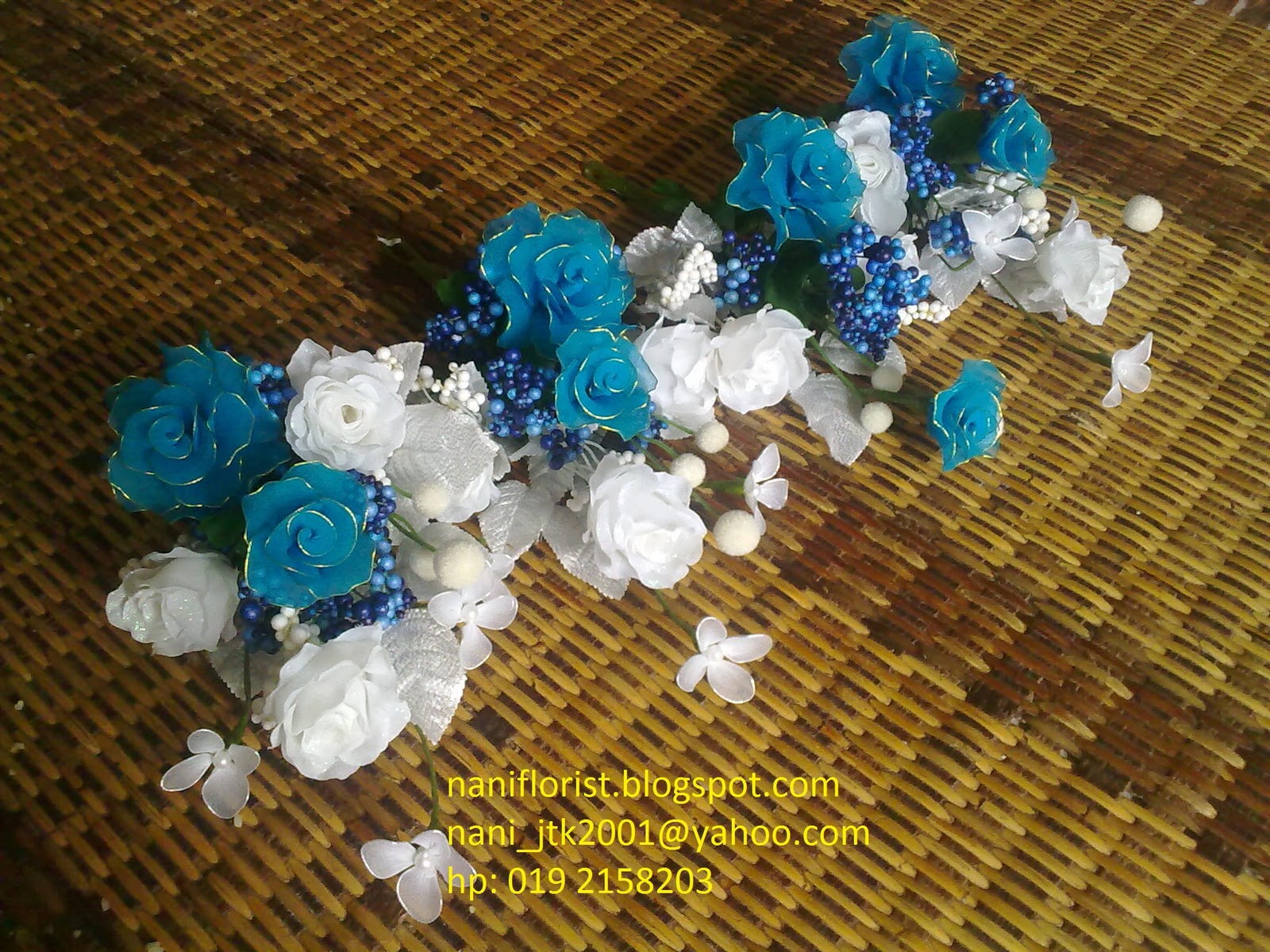 Nani Florist: GUBAHAN HANTARAN BUNGA ROS STOKIN BIRU DAN BUNGA ...