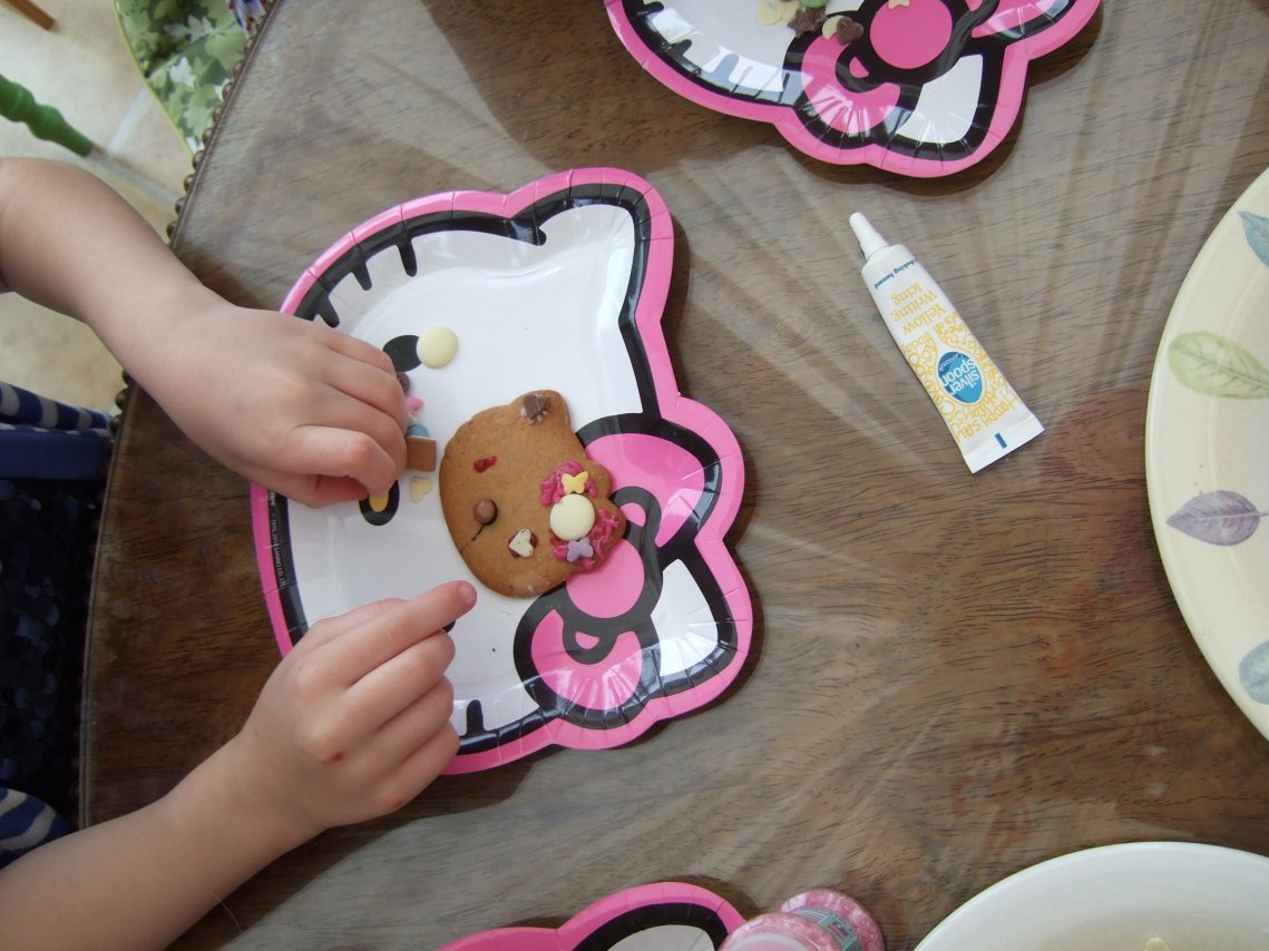 Emy's Crafty Blog: A Hello Kitty craft party