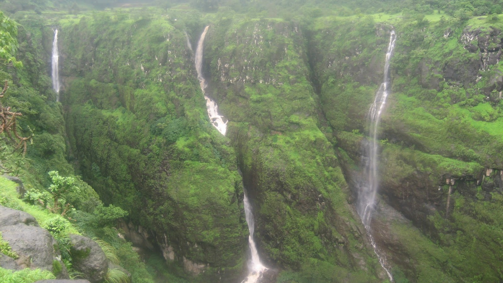 On the Edge of Sahyadris: Ahupe Ghat: A memorable walk through heaven