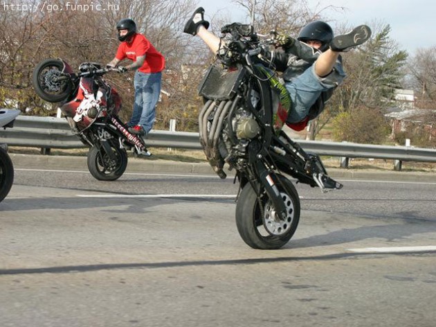 Most Amazing and Dangerous Bike Stunts by Riders ~ RACING STUNTS