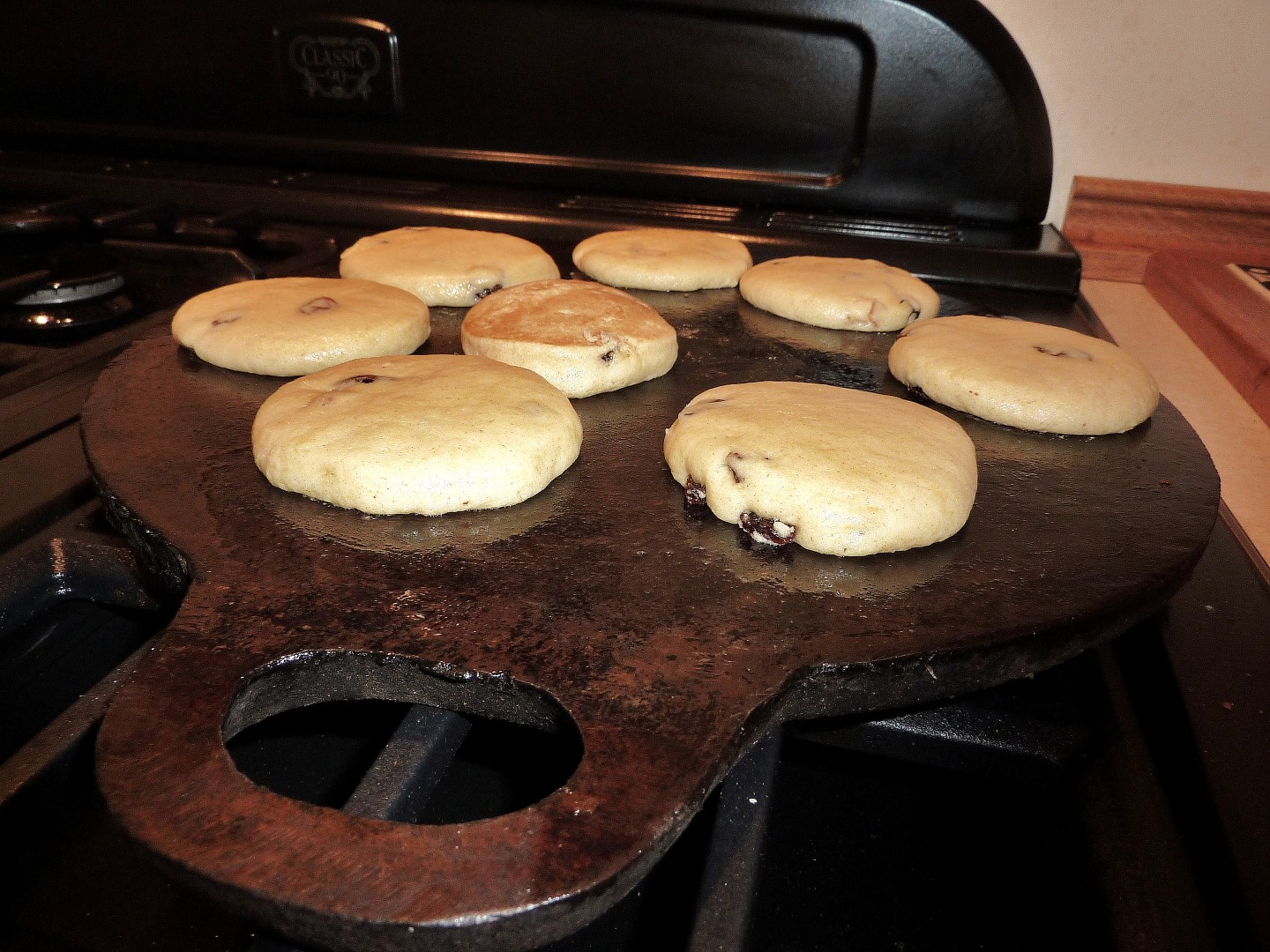 Pipsqueak's Noms: Birthday Extravaganza: Welsh Cakes (Bakestones, Picau ...