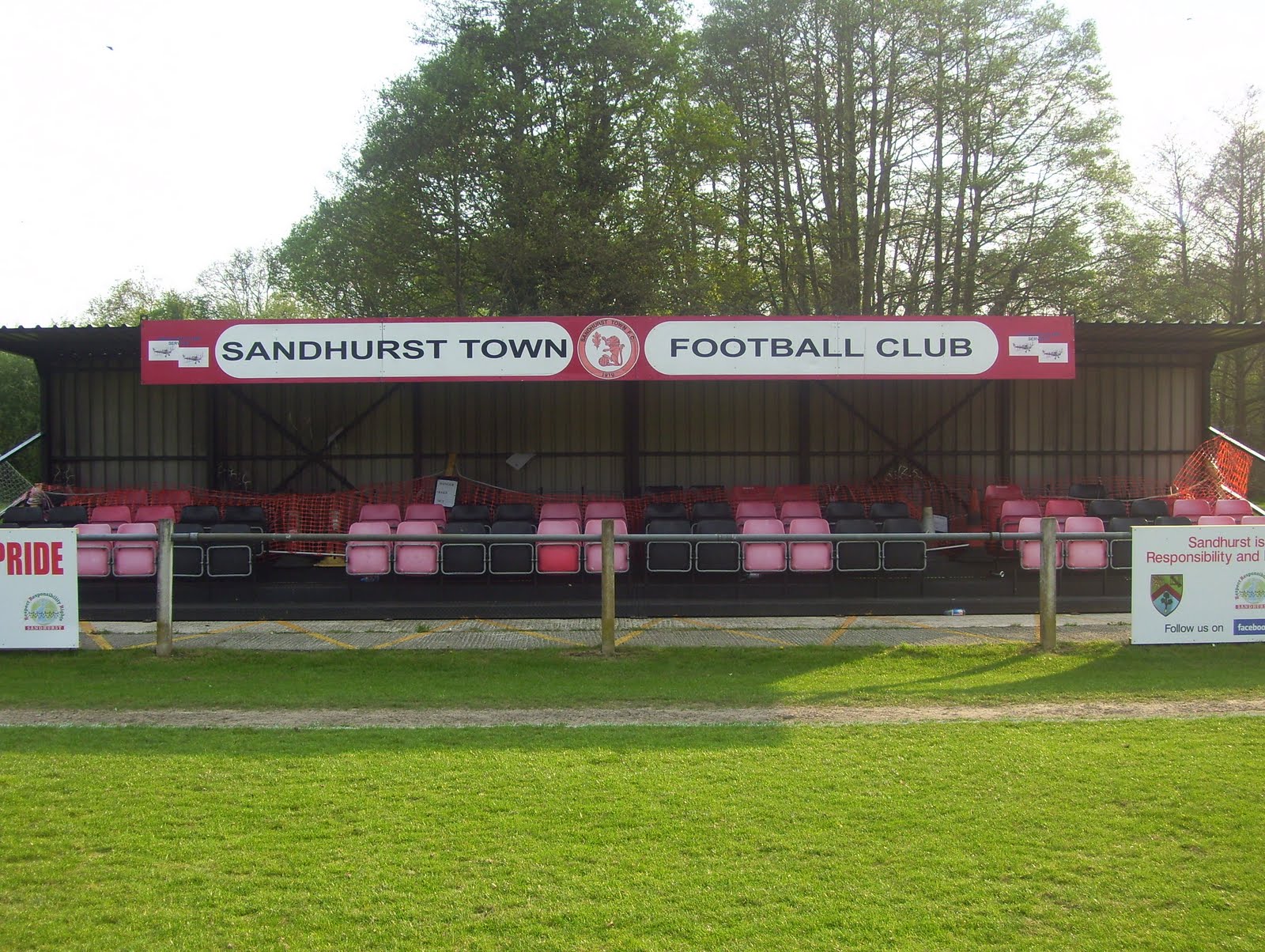 Pie and Mushy Peas: Sandhurst Town FC