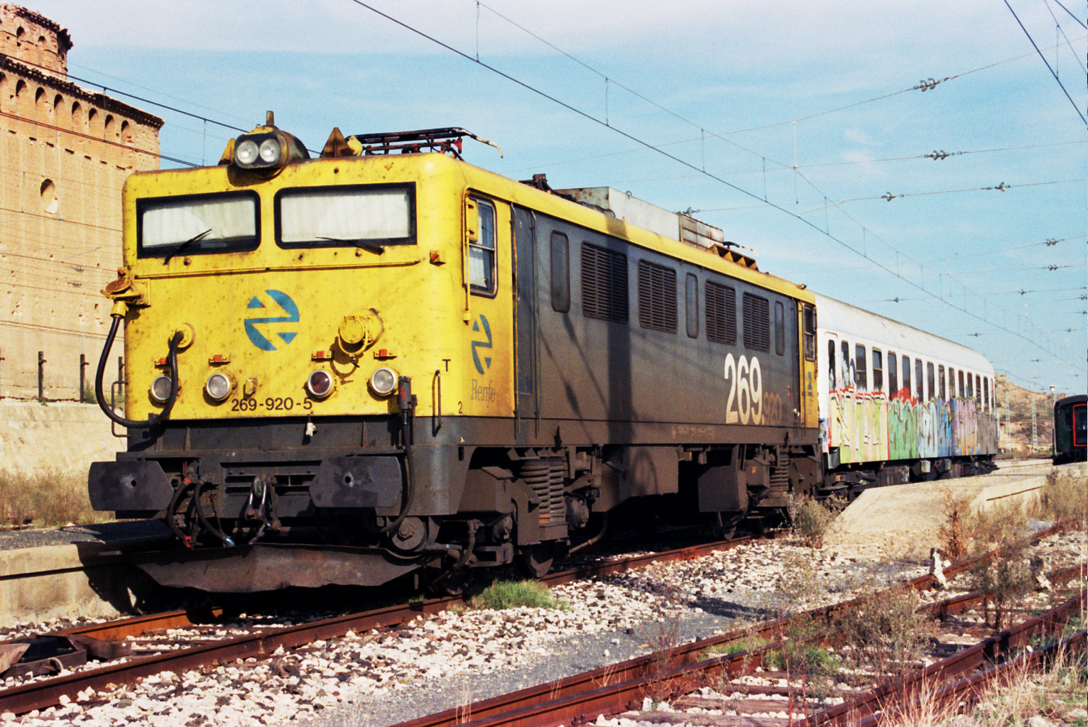 Rails sense fronteres: Renfe 269 – UNE Largo Recorrido