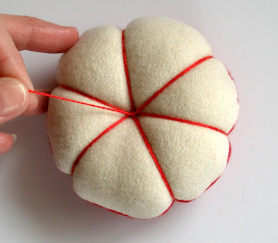 fiberluscious: The Classic Pincushion