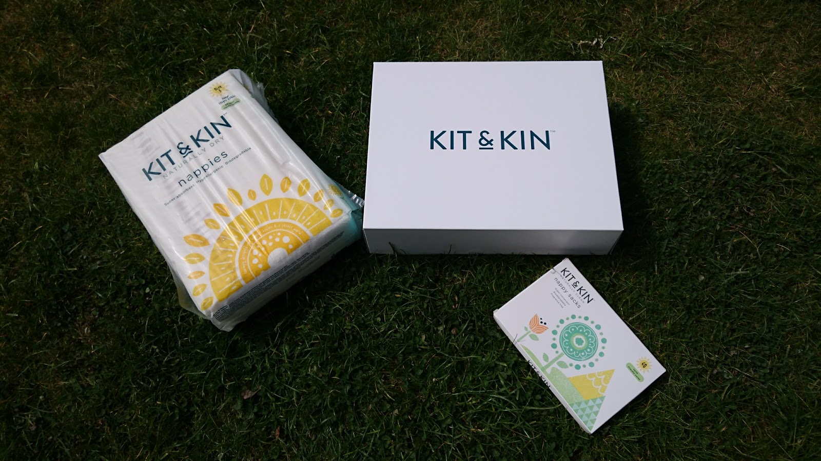 Blogging Beautifully: Kit and Kin *Review*