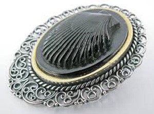 MIL Y UNA HISTORIAS : El azabache de Santiago de Compostela