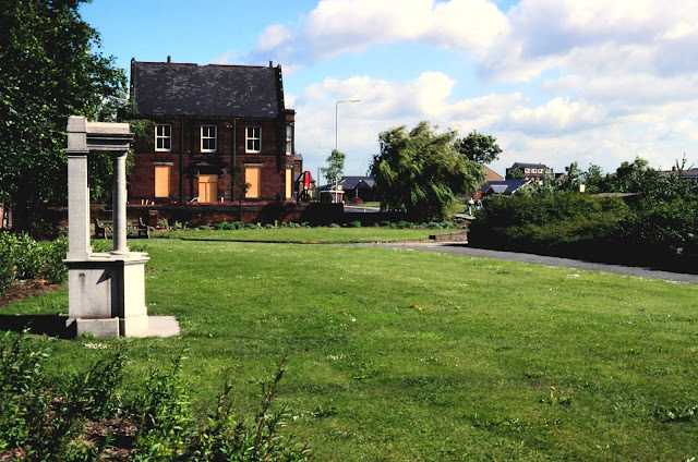 FEATHERSTONE PHOTOGRAPHS: Ackton Hall Colliery