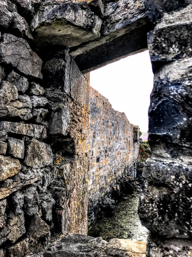 Patrick Comerford: Arkin’s Castle struggles to survive on Inishmore ...