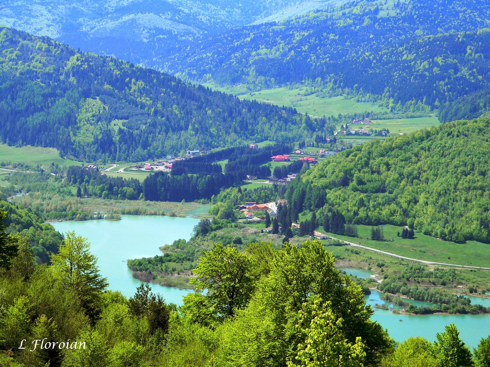 Blog de Calatorii si Drumetii Montane.: Drumetie pe dealurile de langa ...