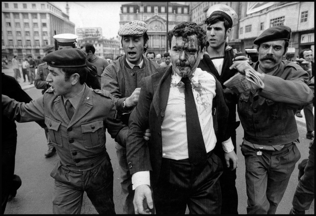 Malomil: Um fotógrafo em Abril: Gilles Peress.