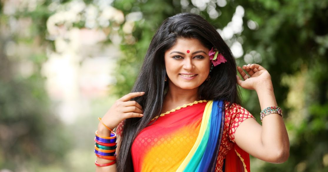 Fashion Show and Art and Celebrity Pictures and Videos: Moushumi Hamid ...