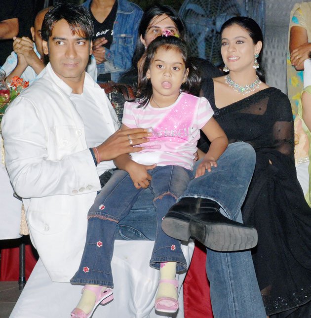Entertainment World: Ajay Devgan Family