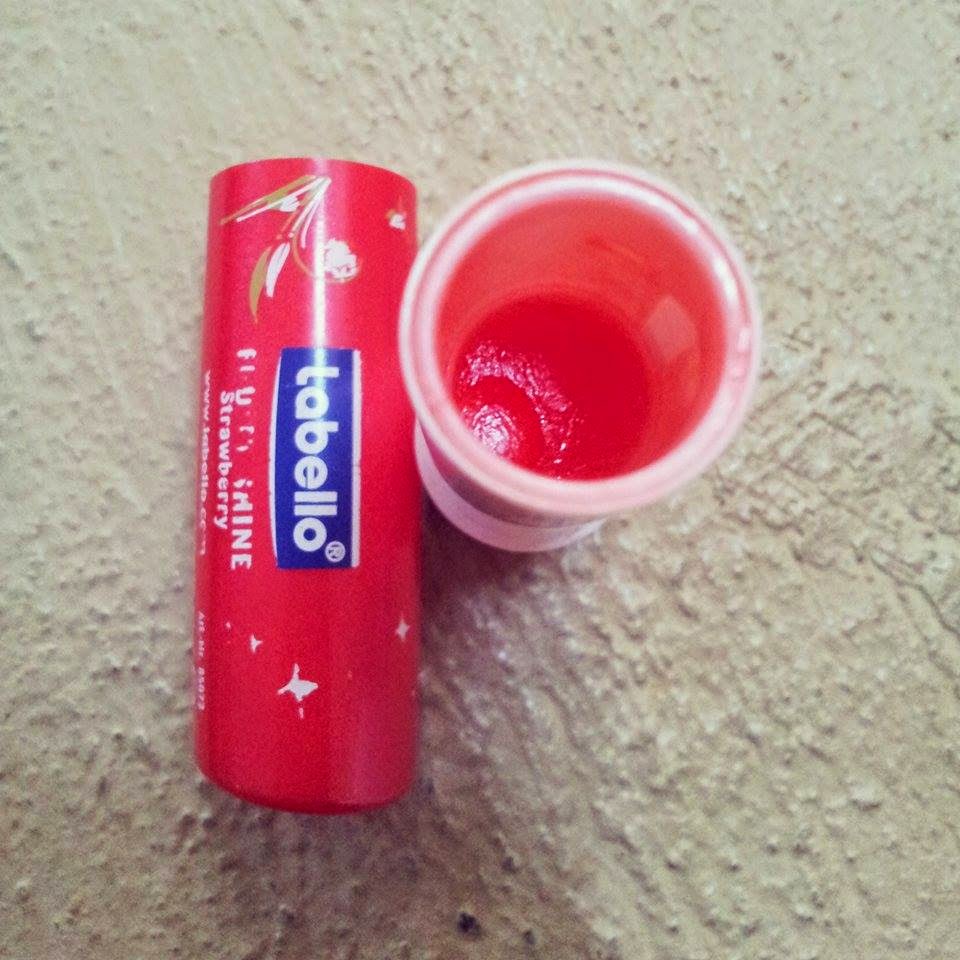 THE BEAUTY KHALEESI.: Labello Fruity Shine Strawberry Lip Balm Review