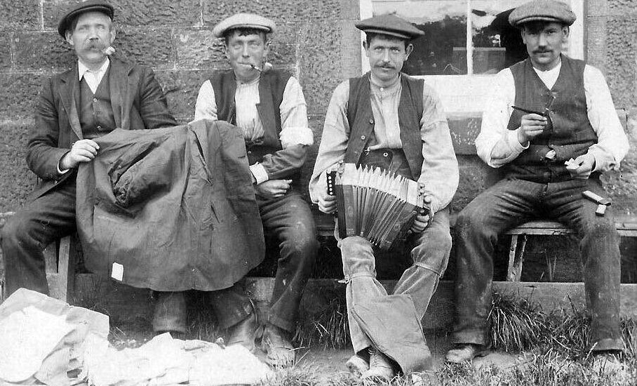 Tour Scotland: Old Photograph Farm Workers Outside Montrose Scotland