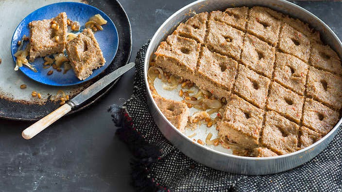 Baked kibbeh with onion and pine nuts (kibbeh b’sayneyeh) recipe ...