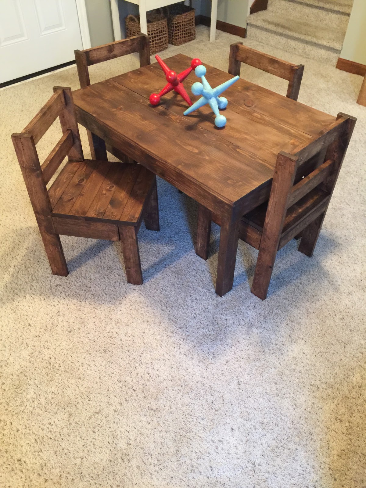 Inside The Robin's Nest: DIY Children's Table