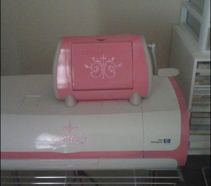 Alma's Pink Life: PINK cuttlebug!