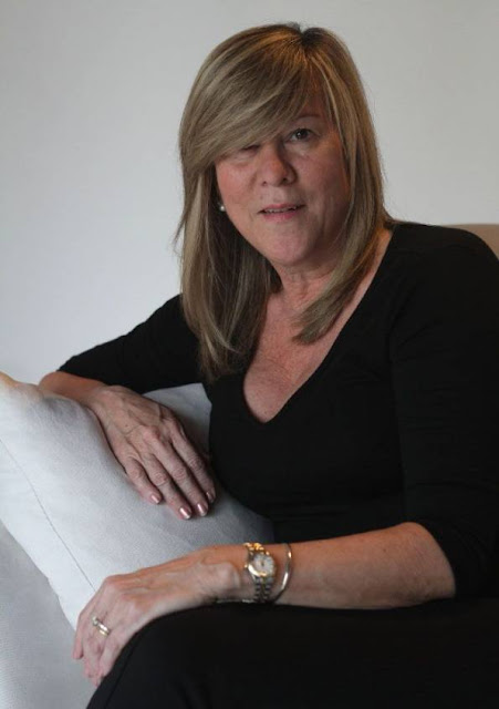 Lourdes Espínola gana el Premio Hérib Campos Cervera