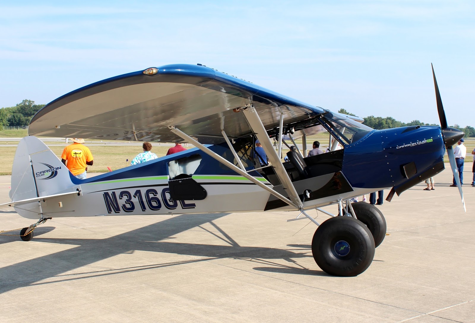 The Aero Experience: Variety of Light Sport Aircraft Displayed at Plane ...