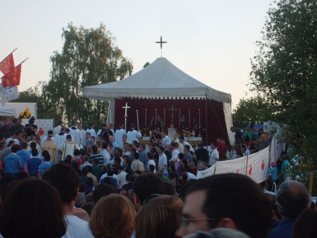 Pilgrimage to Chartres!: Consecrate Yourself to Our Lady!