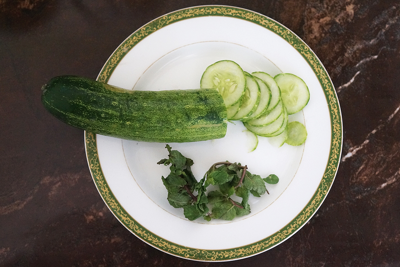 Cucumber Mint Water | DIY, Simple Recipe - Jello Beans