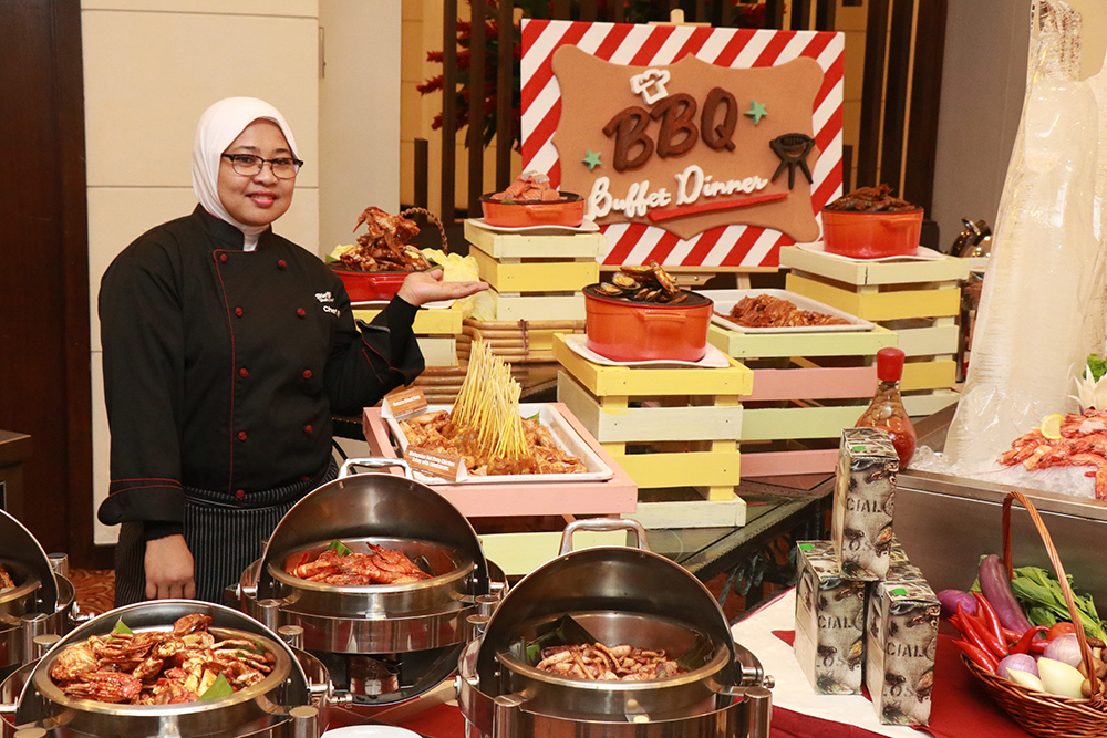 BBQ BUFFET DINNER @ ROYALE SONGKET RESTAURANT, GRAND BLUEWAVE HOTEL ...