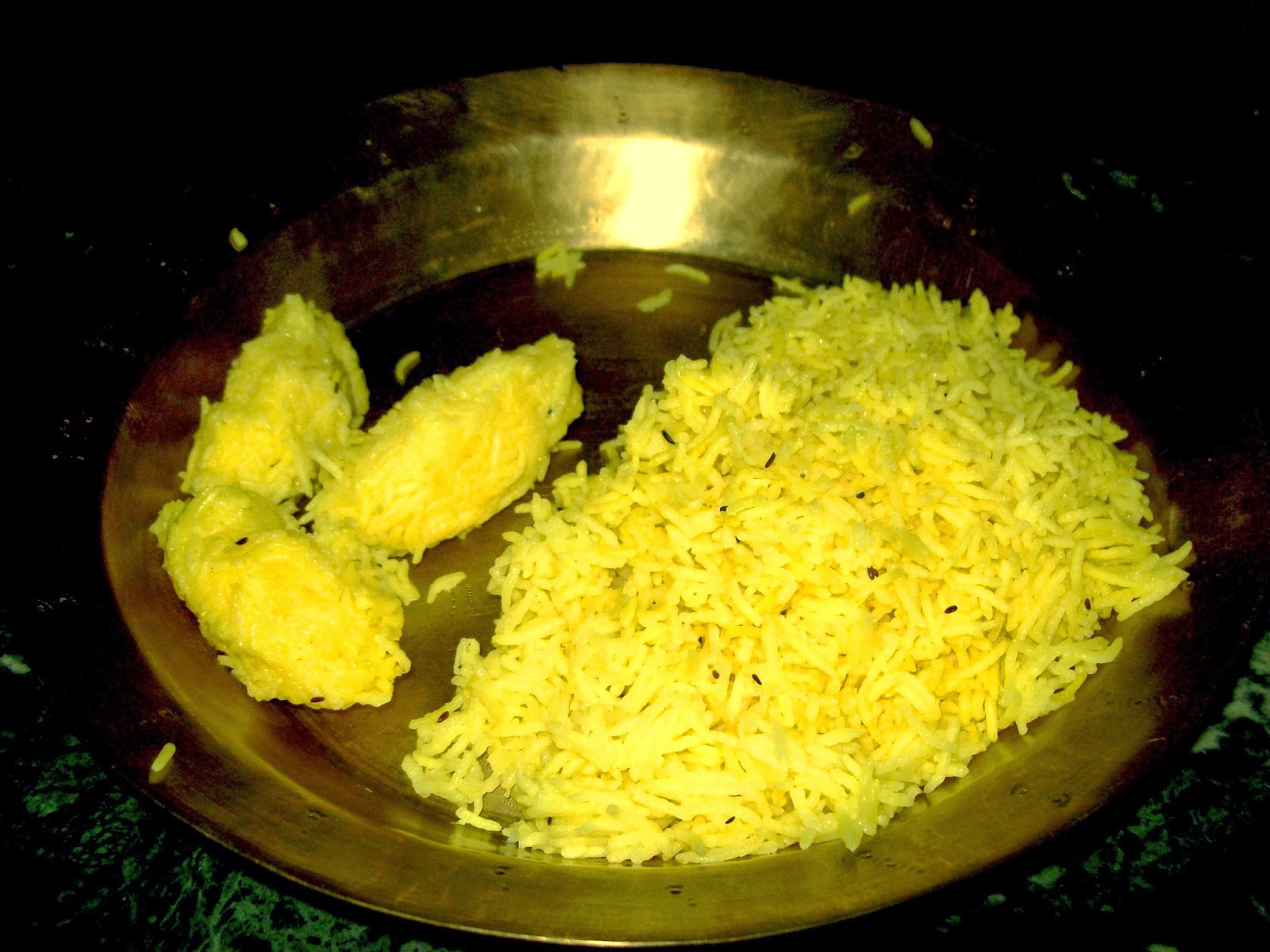 CHINAR SHADE : KASHMIRIS AND TAHAR ( RICE COOKED IN TURMERIC OR SAFFRON )