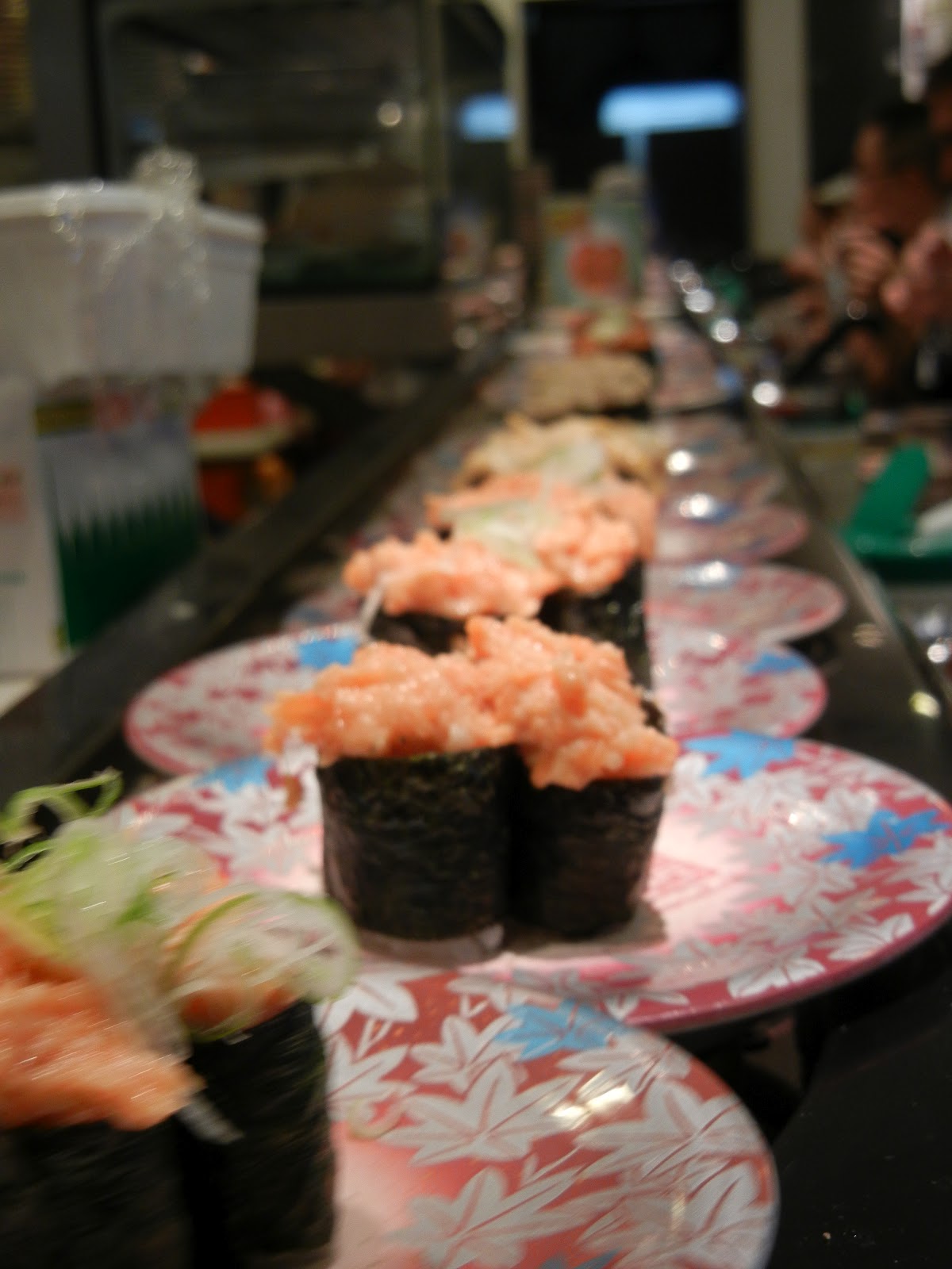 My eating life in Tokyo: Sushi-go-round restaurant in Asakusa
