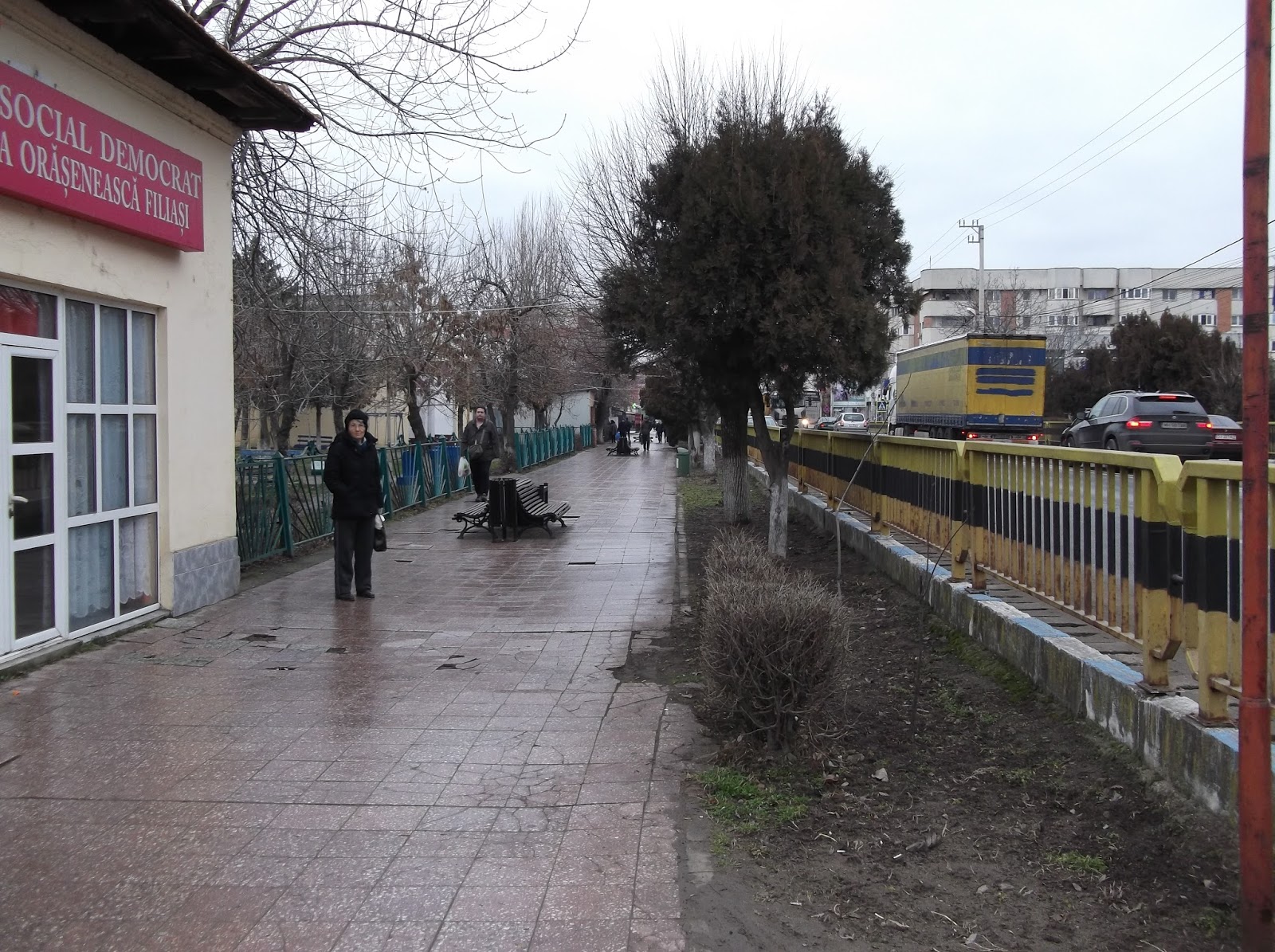 Orașul Filiași va avea PARCĂRI LATERALE cu... spoturi pentru iluminat ...