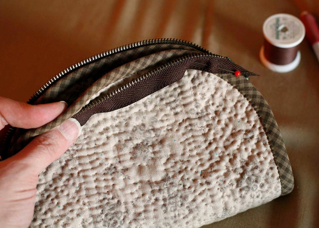 Cosmetic Bag Japanese Patchwork Tutorial. ~ DIY Tutorial Ideas!