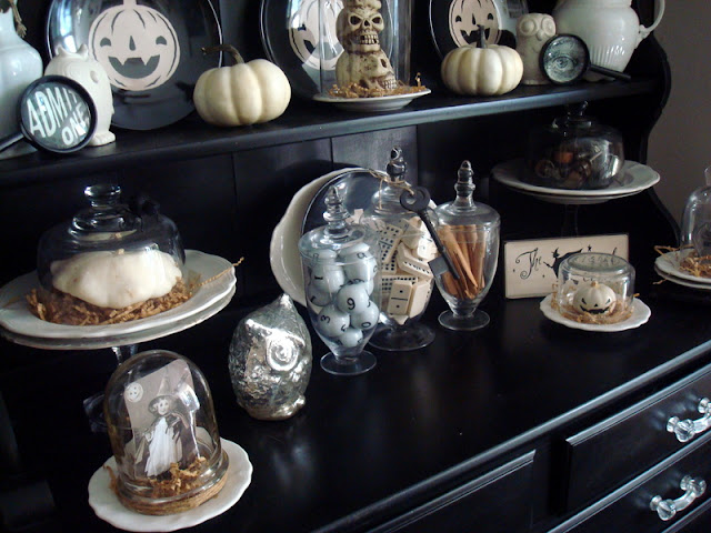STARSHINE CHIC : Spooky Halloween Hutch