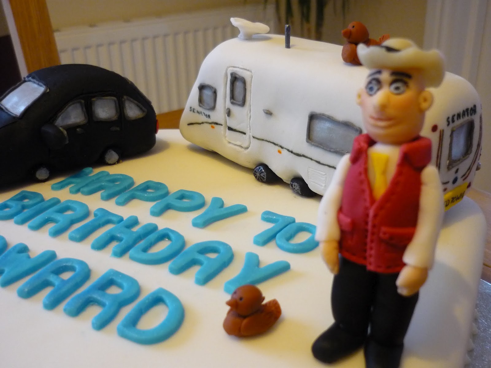 Eat Cakes by Susan: Car/caravan cake