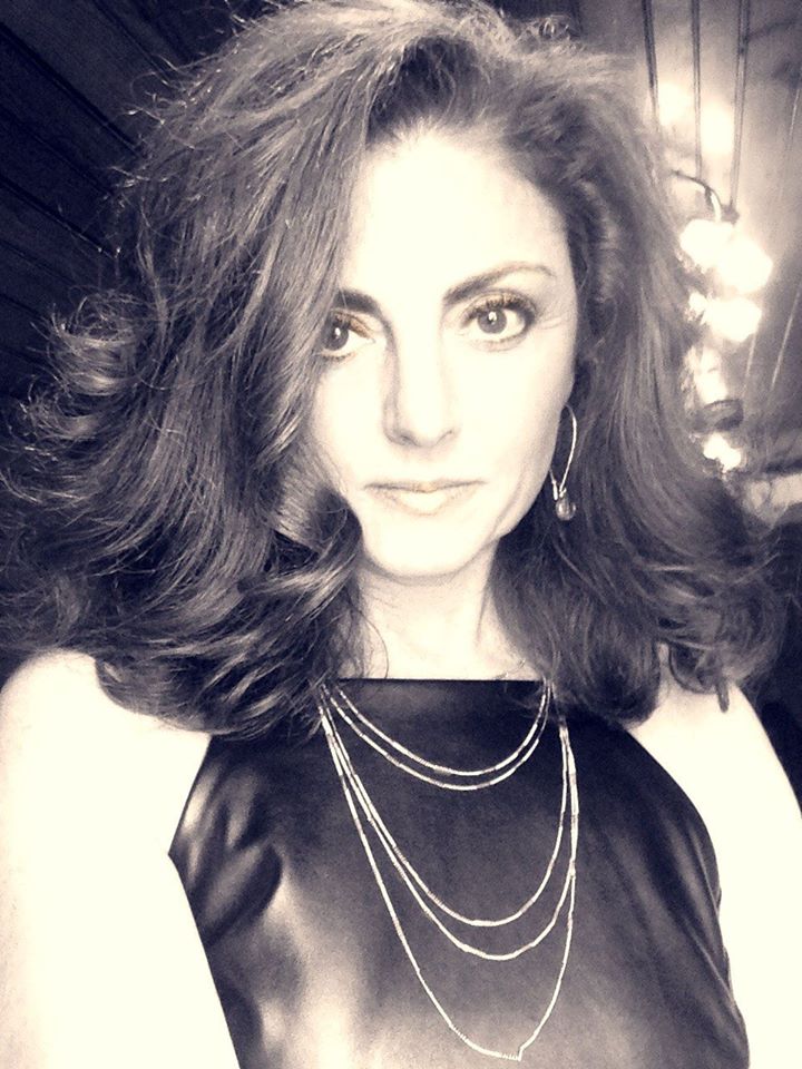 Collette England – Idol Features