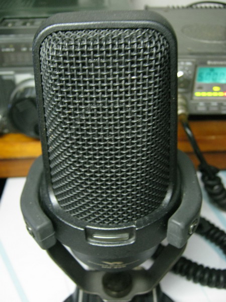 MEDAN RADIO: Yaesu MD-200A8x