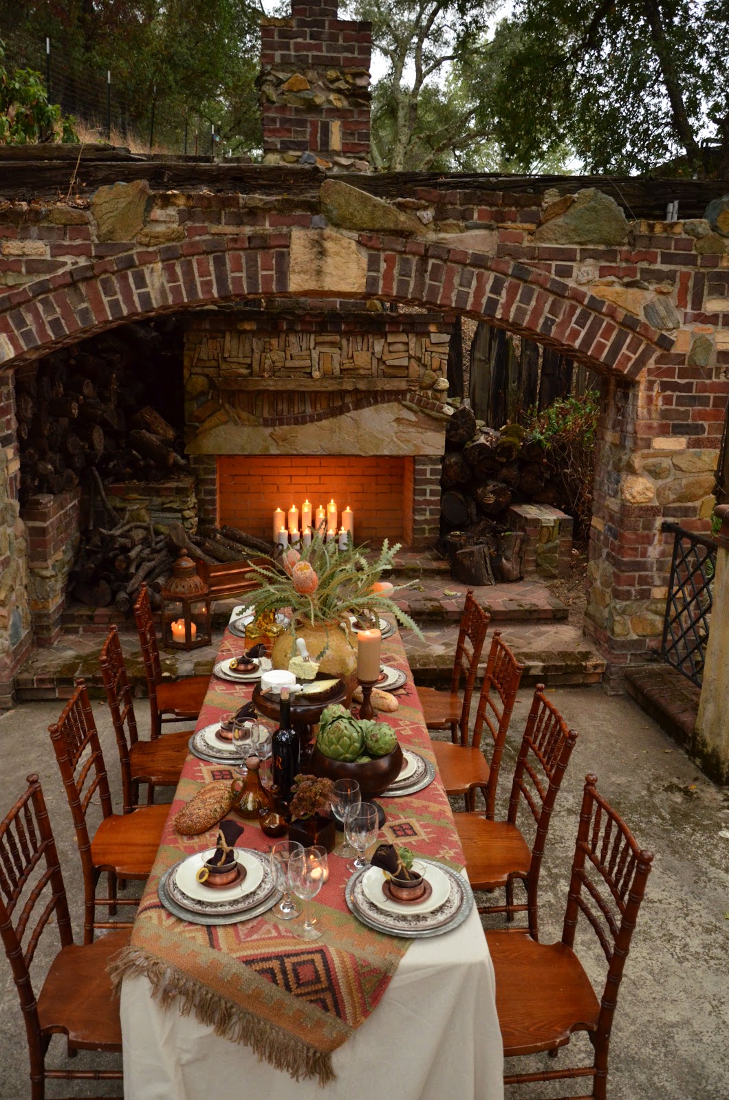 ravens • fête: Rustic Dinner Party