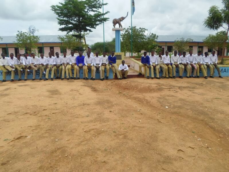 Nyerere High School Migoli : WANAFUNZI WAKIWA SHULENI