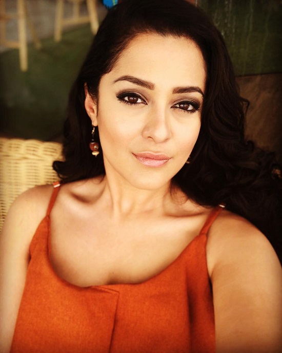 Classify a Nepali actress