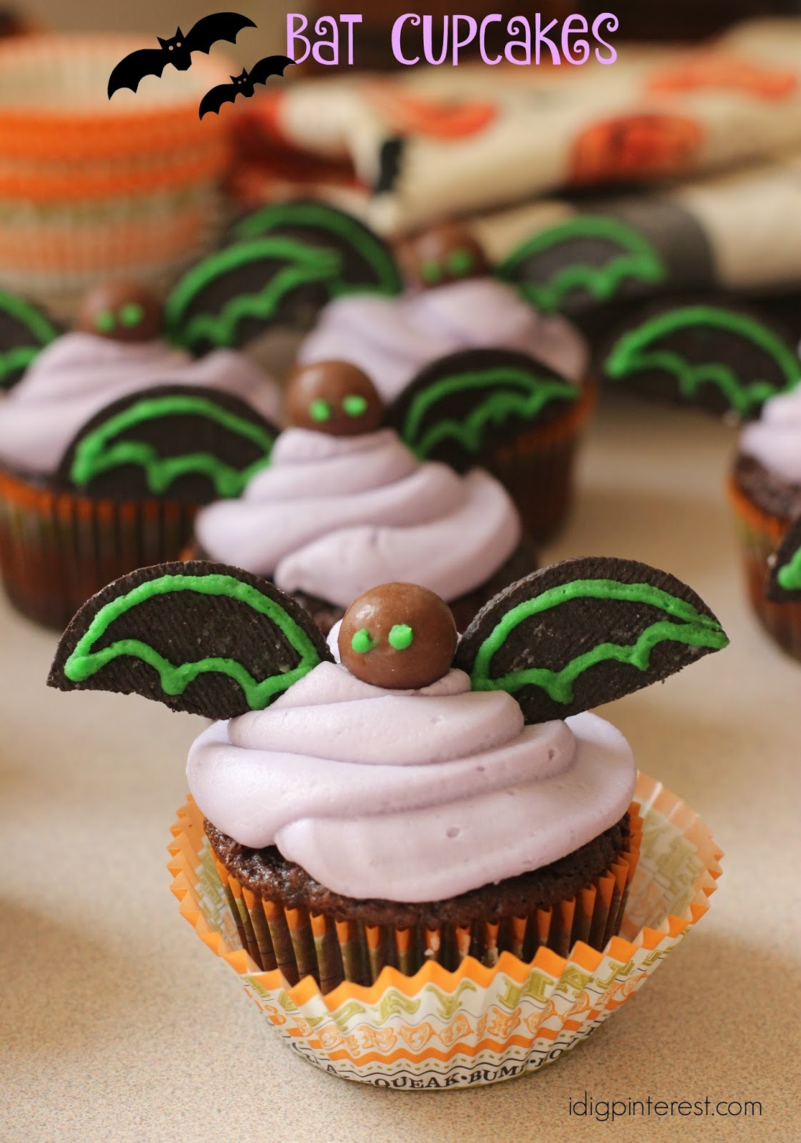 Bat Halloween Cupcakes - I Dig Pinterest