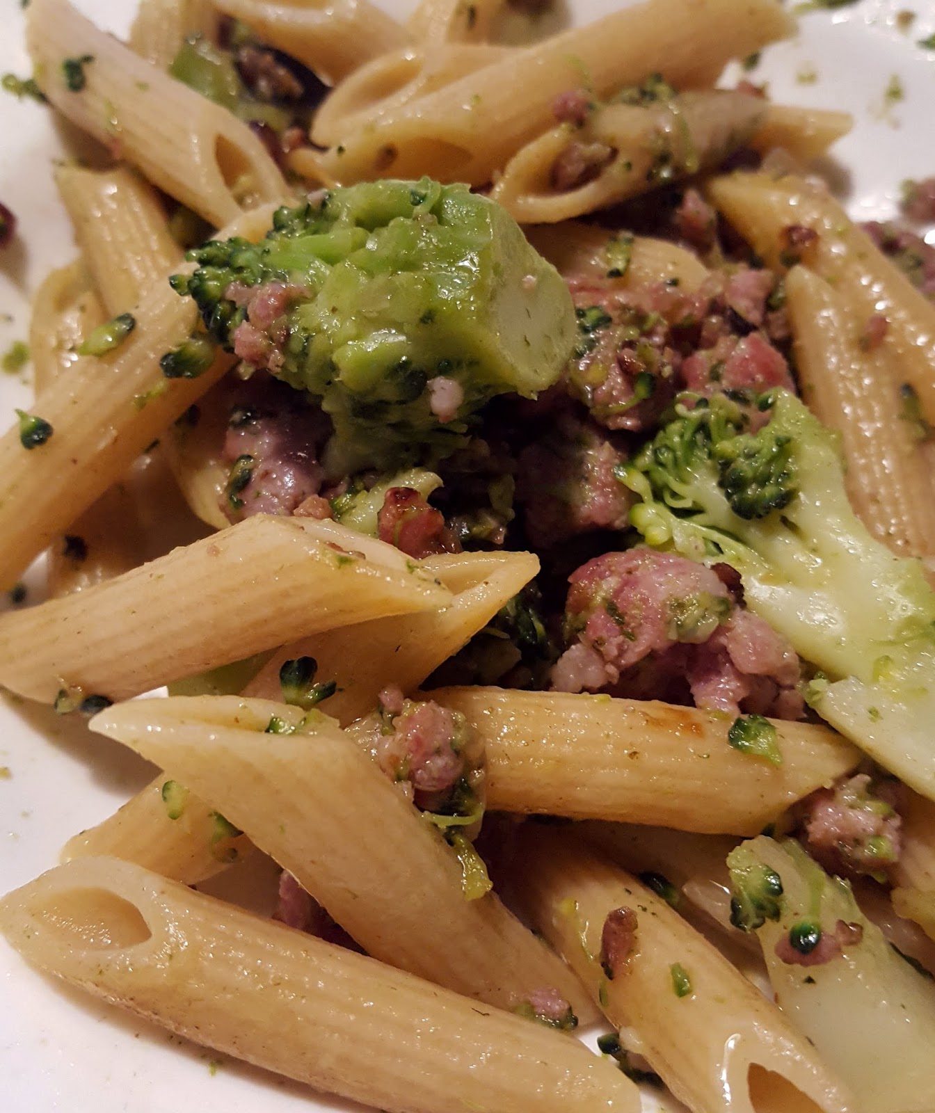La Belle Auberge: Penne integrali con broccoli e salsiccia