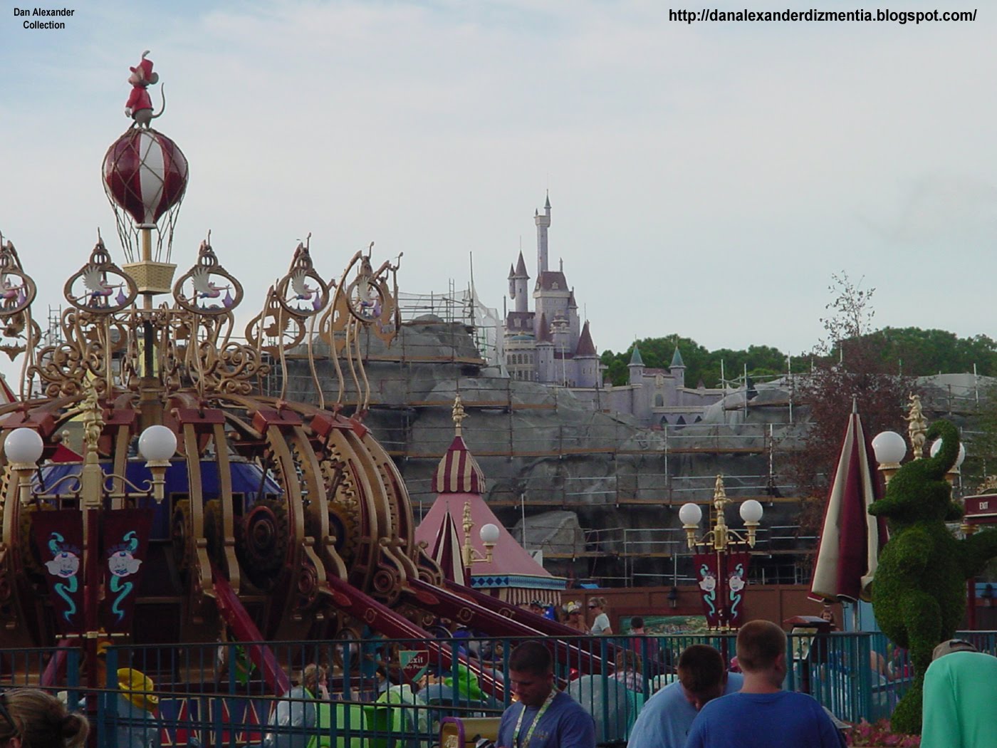 Dan Alexander Dizmentia: Walt Disney World's Magic Kingdom: A Mickey ...