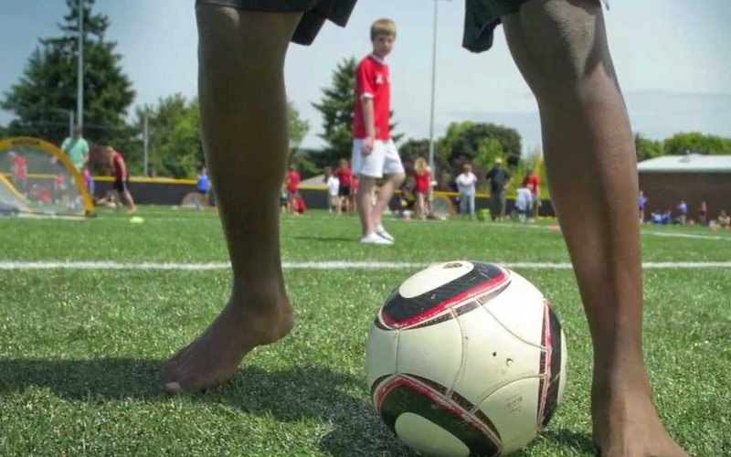 Mejora tu rendimiento yendo… ¡Descalzo! | Sporting de Gijón