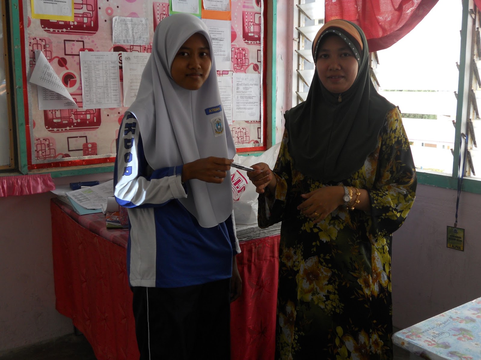 Kelab Seni Dan Alam Sekitar SMKDOB (PENGGUNA): AKTIVITI KELAB PENGGUNA 2012