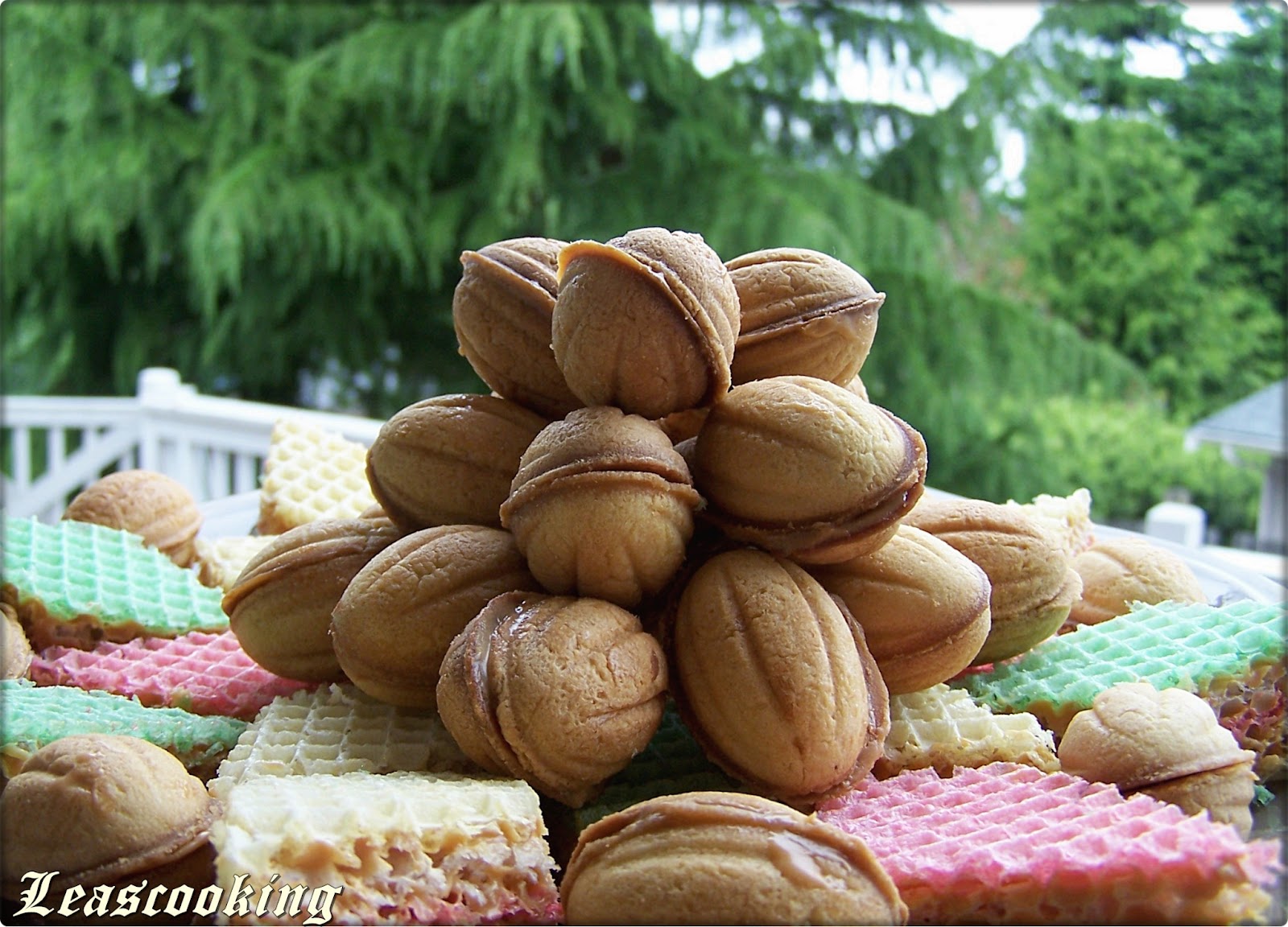 Lea's Cooking: Walnut Cookies Recipe "Oreshki" { Орешки со Cгущенкой}
