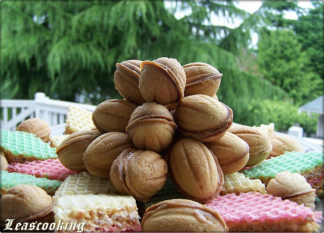 Lea's Cooking: Walnut Cookies Recipe "Oreshki" { Орешки со Cгущенкой}