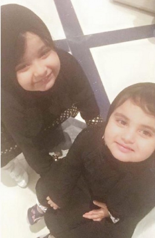 Mikaal Zulfiqar, Sara Bhatti Umrah Photos 2016 - Fashion, Showbiz And ...